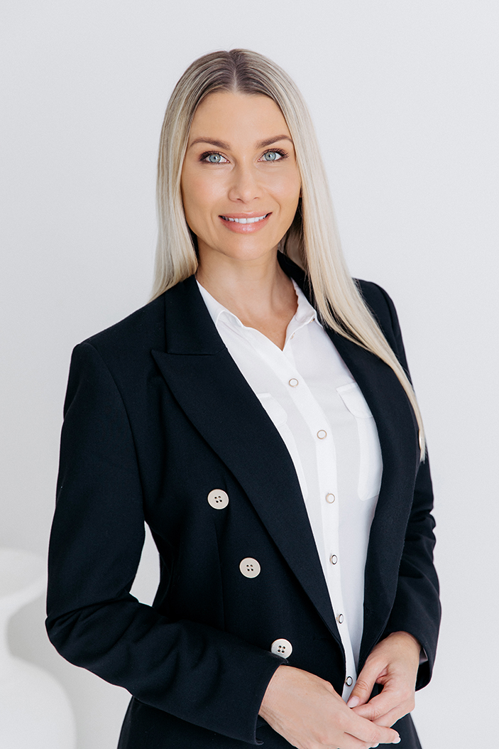 Headshots - Kit Wise